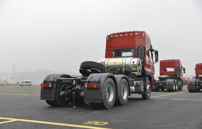 Traction Mass 40 Ton LNG Transport Trucks 6x4 Tractor High Displacement ...